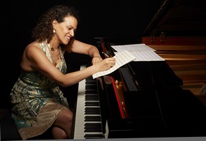 Leïla Olivesi signe "Astral" - Latins de Jazz
